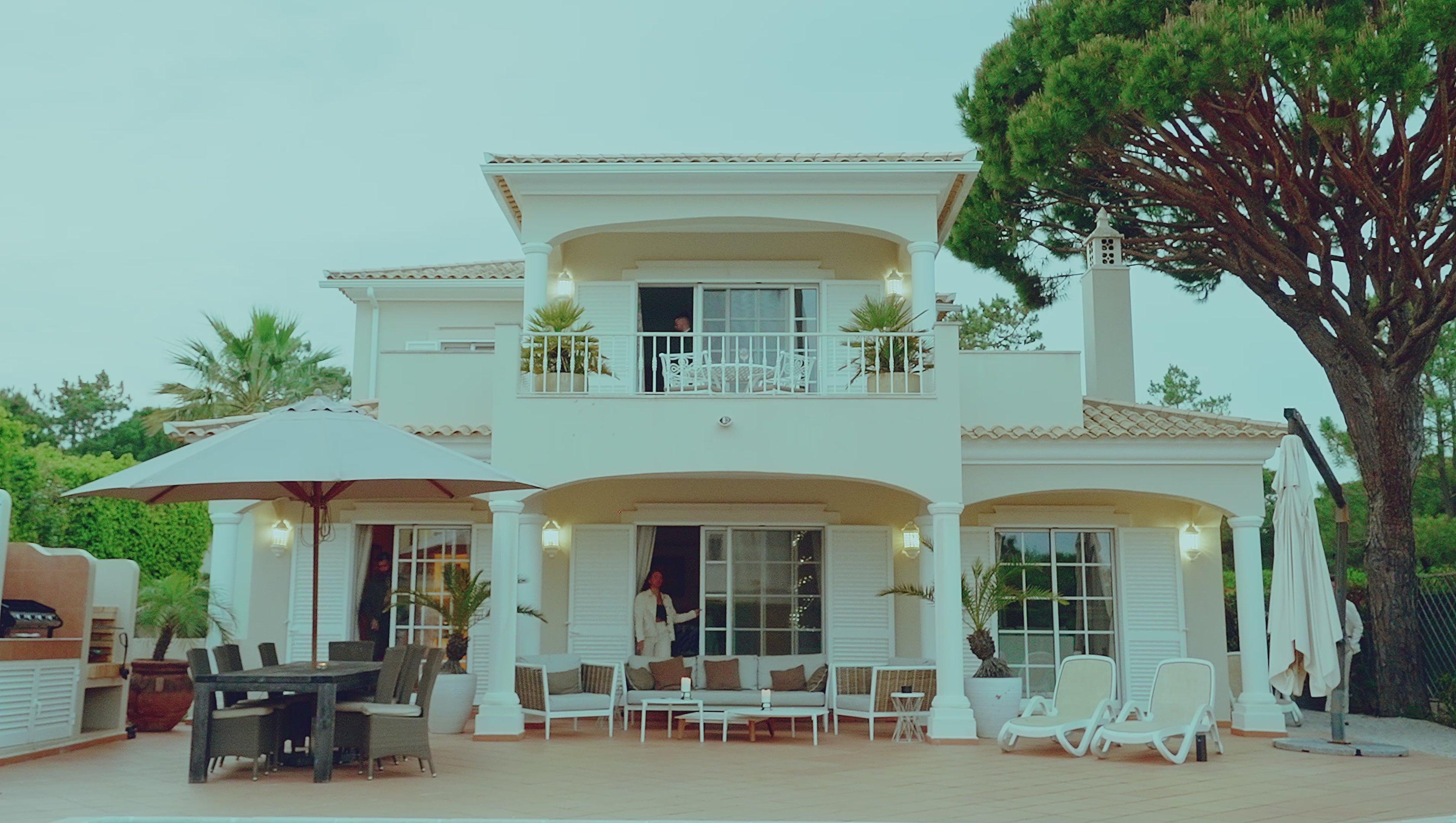 Batch London. Suits Redefined.