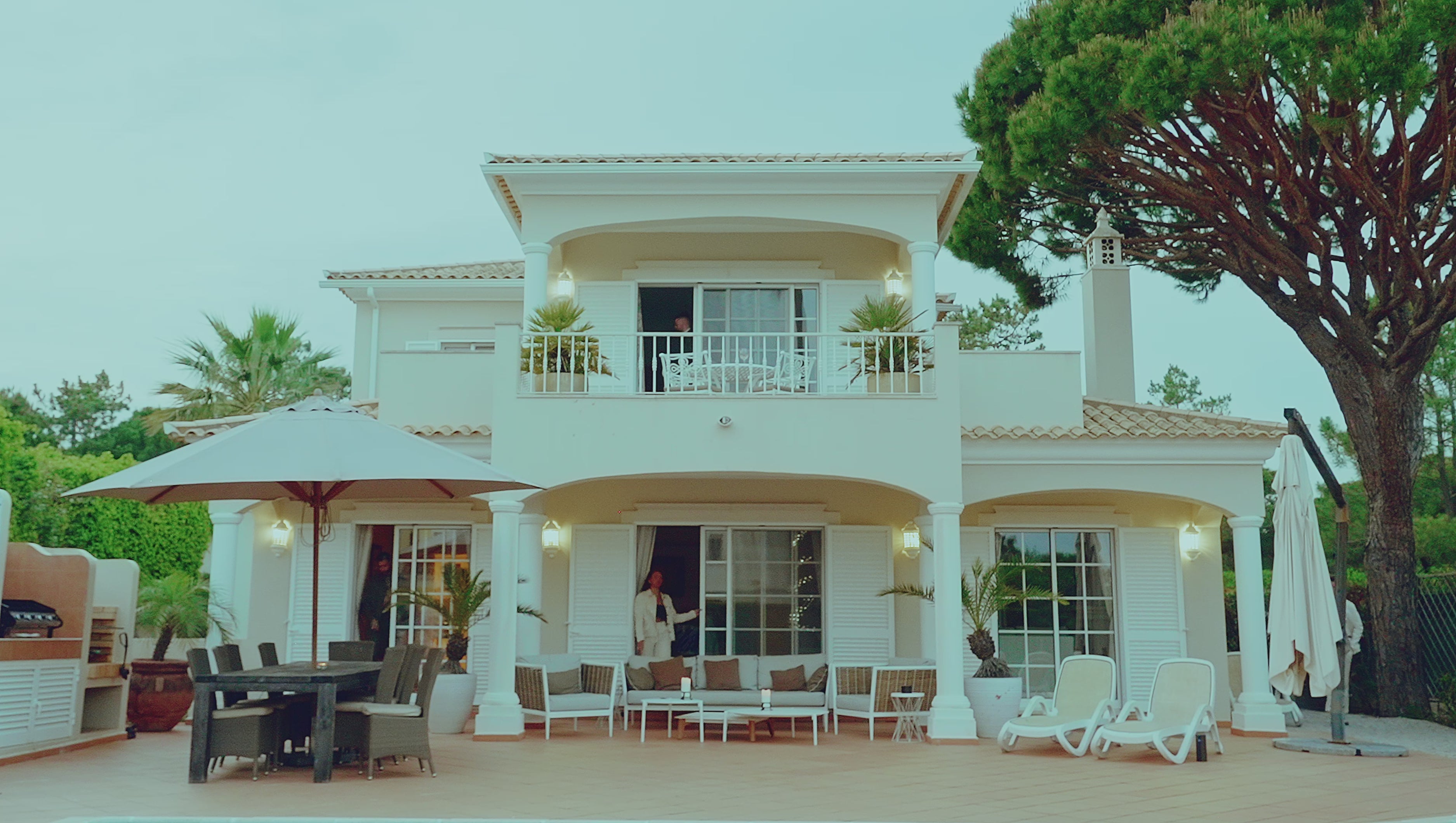 Batch London. Suits Redefined.